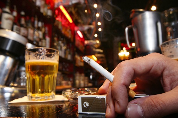 Los riesgo que ocasiona fumar y beber antes ciertas enfermedades - InfoRD