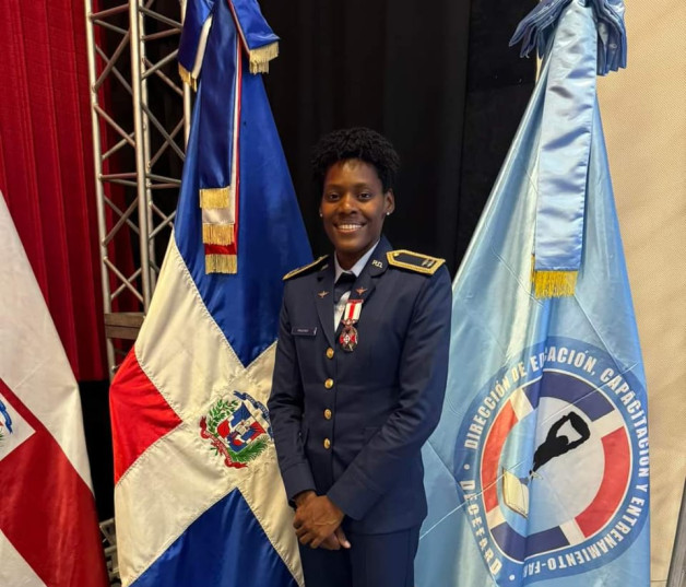Ascienden a Marileidy Paulino a primer teniente por la Fuerza Aérea ...